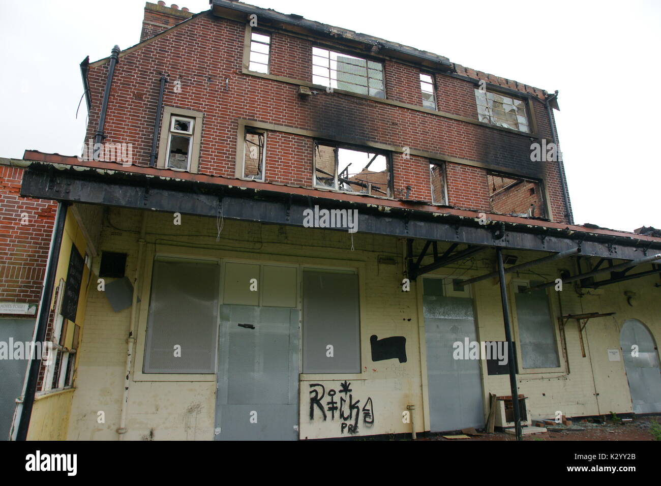Destroyed commercial building hi-res stock photography and images - Alamy