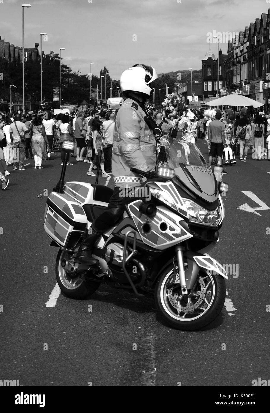 Policeman speed camera Black and White Stock Photos & Images - Alamy