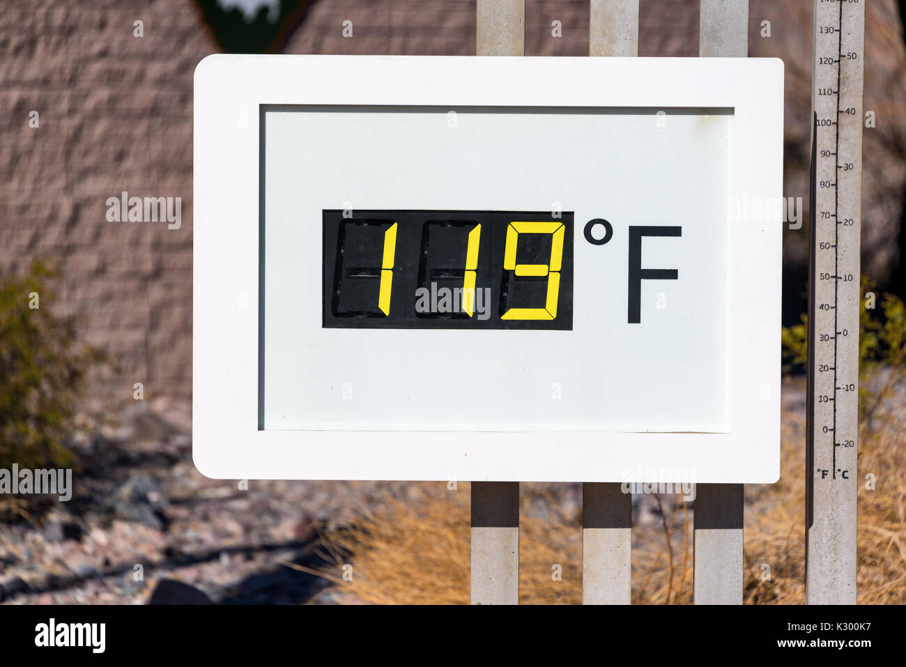 Degrees fahrenheit hi-res stock photography and images - Alamy