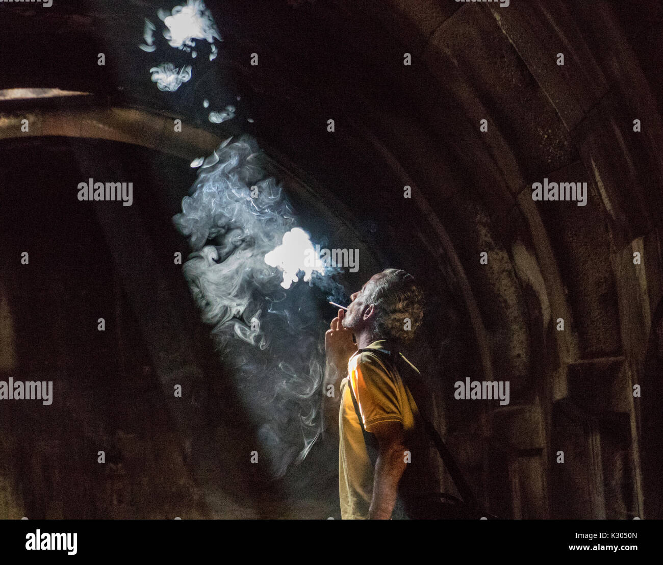 Empty warehouse shaft light hi-res stock photography and images - Alamy