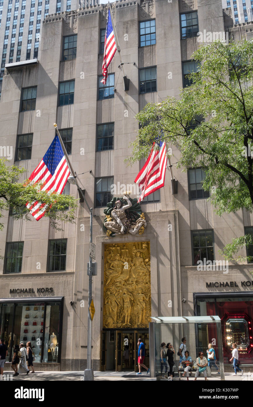 Rockefeller Center in Midtown Manhattan, NYC, USA Stock Photo - Alamy