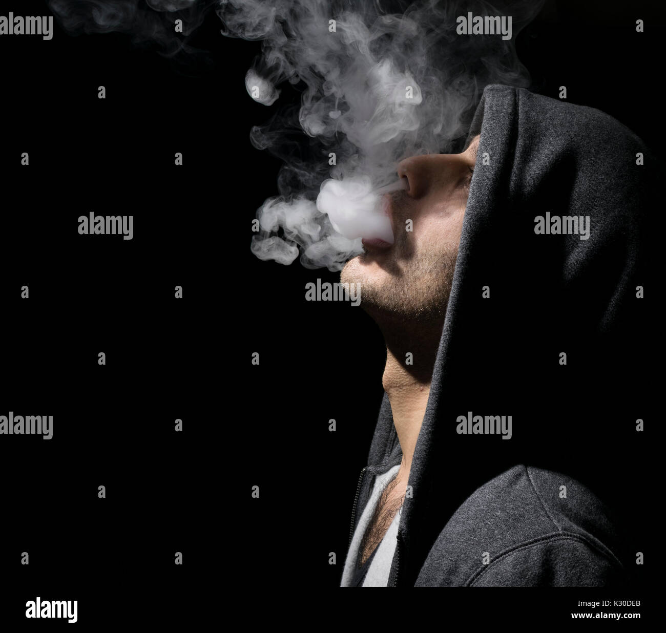 Man silhouette vaping hi-res stock photography and images - Alamy
