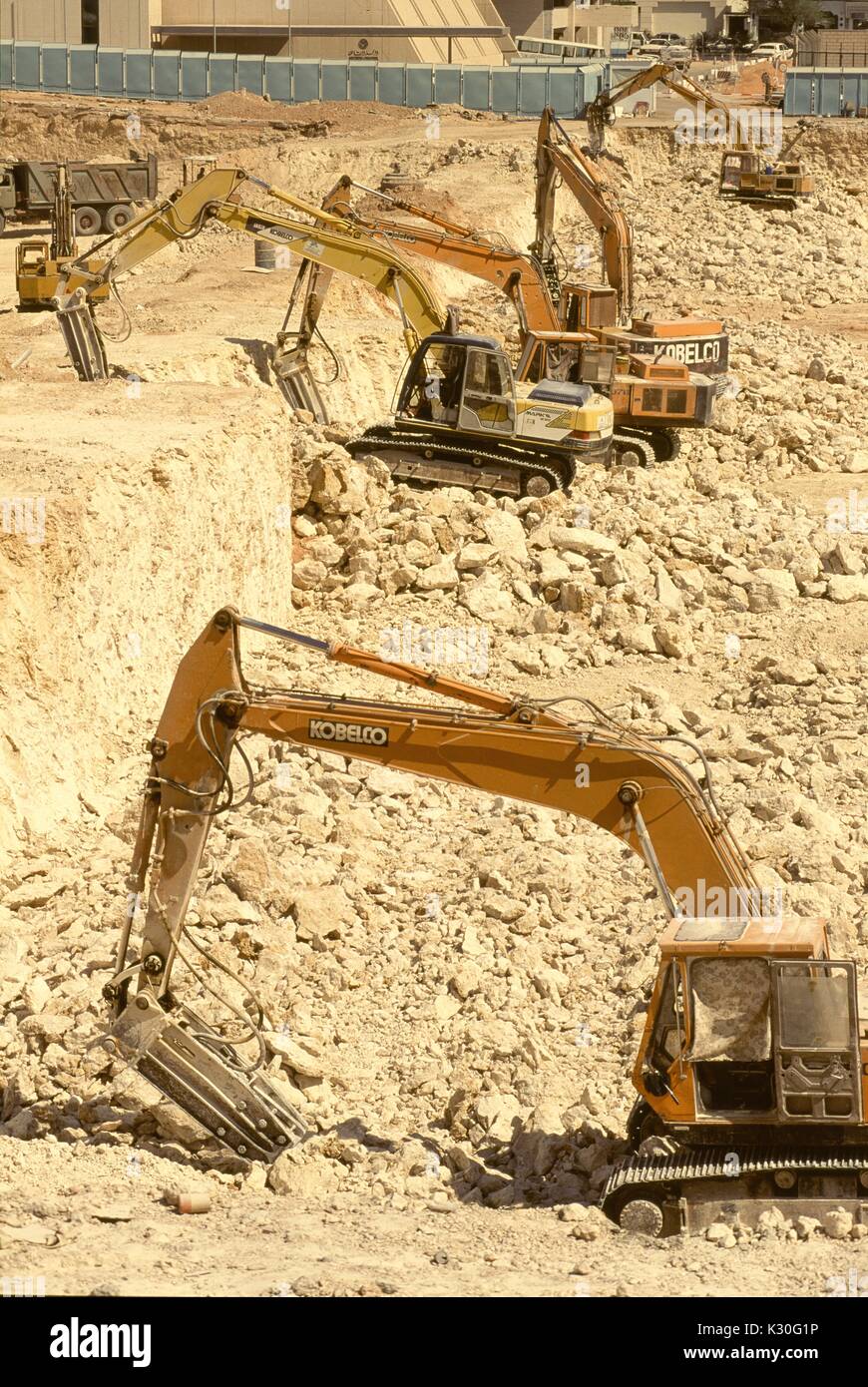 Digging and preparing the foundation for the Kingdom Tower in downtown ...