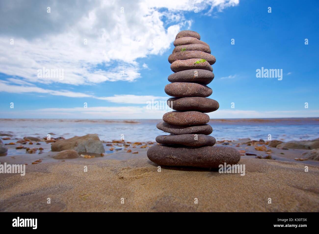 Balancing pebble stones hi-res stock photography and images - Alamy