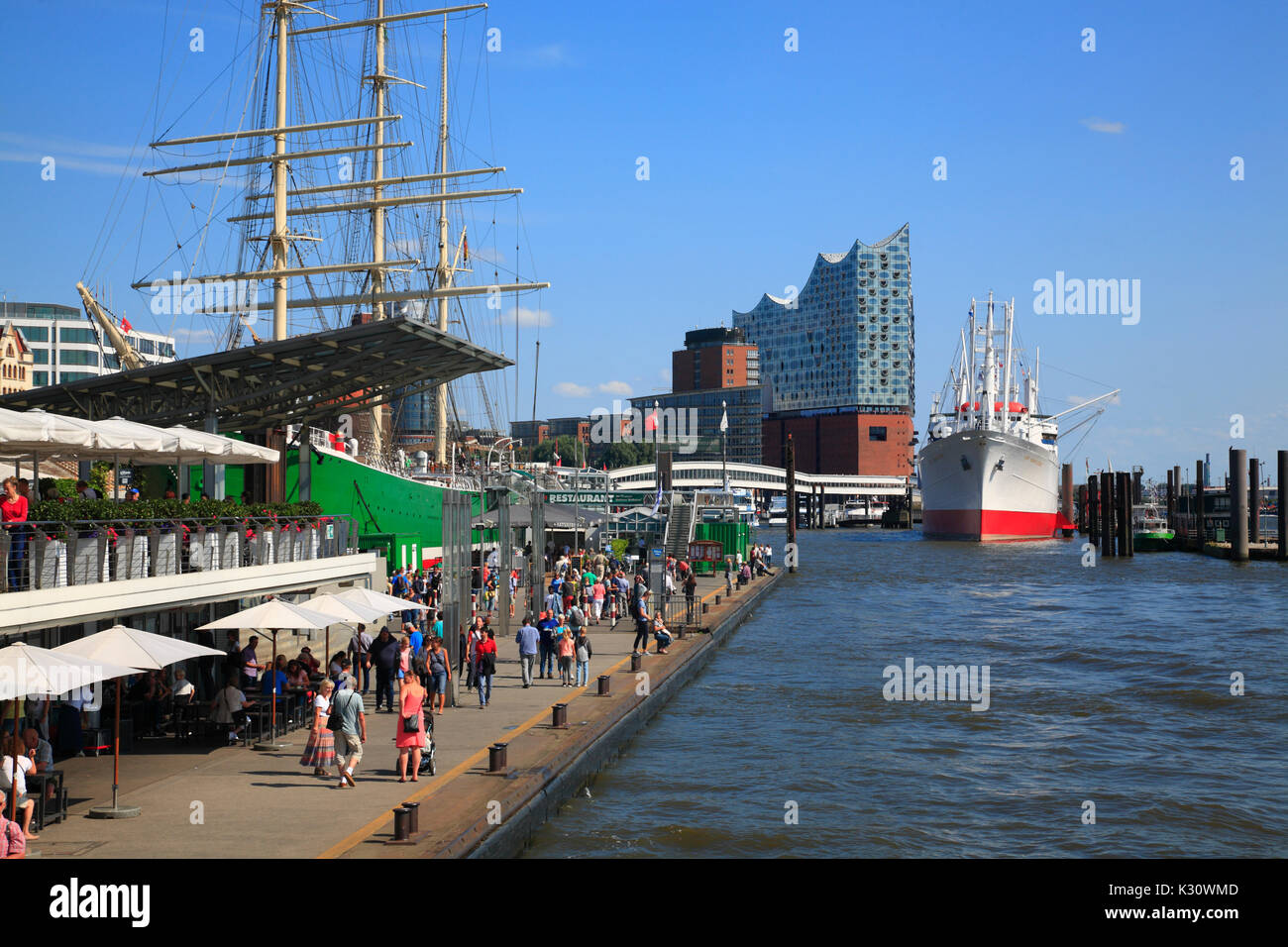 Landungsbrücken jetty pier, Hamburg harbour, Germany, Europe Stock ...