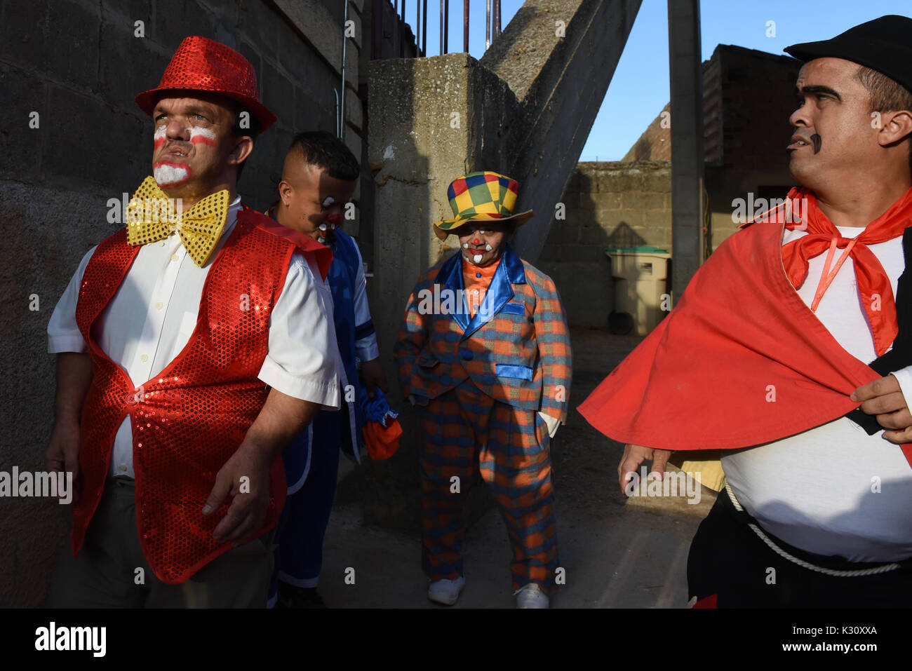 Almazán, Spain. 31st Aug, 2017. Actors of group 'El Bombero Torero ...