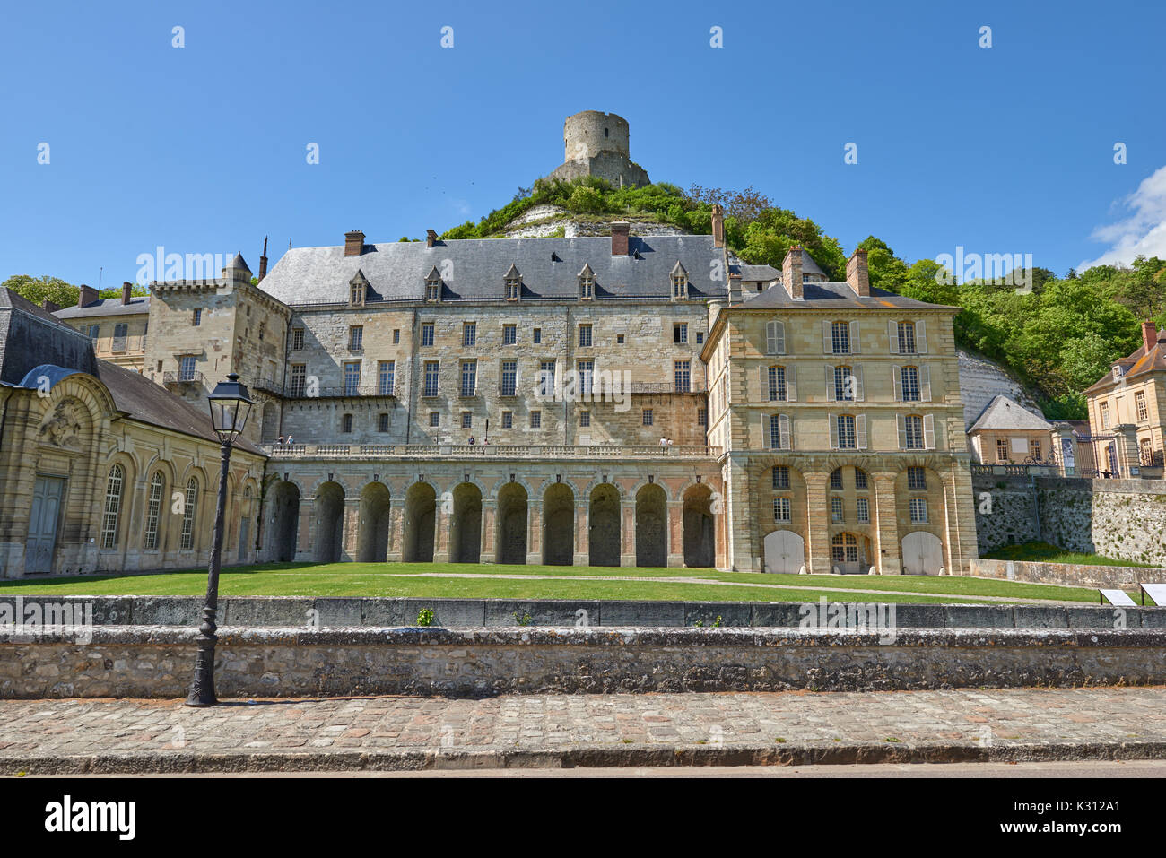 Chateau la roche guyon hi-res stock photography and images - Alamy