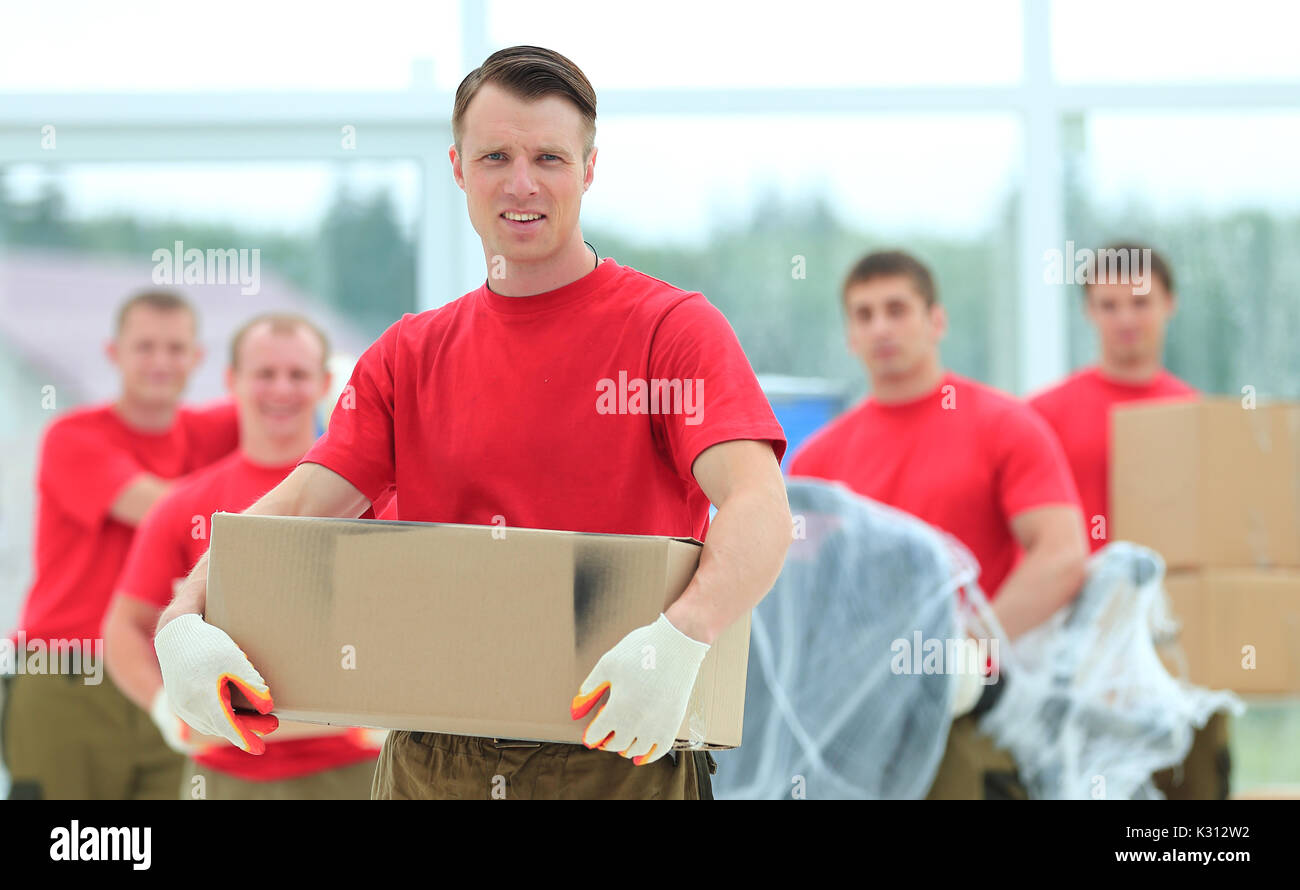 Team builders boxes building hi-res stock photography and images - Alamy
