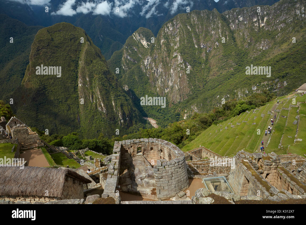 Temple of the Sun, Machu Picchu 15th century Inca ruins (World Heritage ...