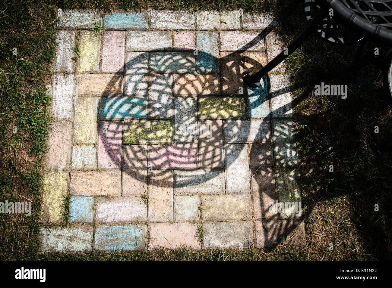 Geodesic pattern hi-res stock photography and images - Alamy