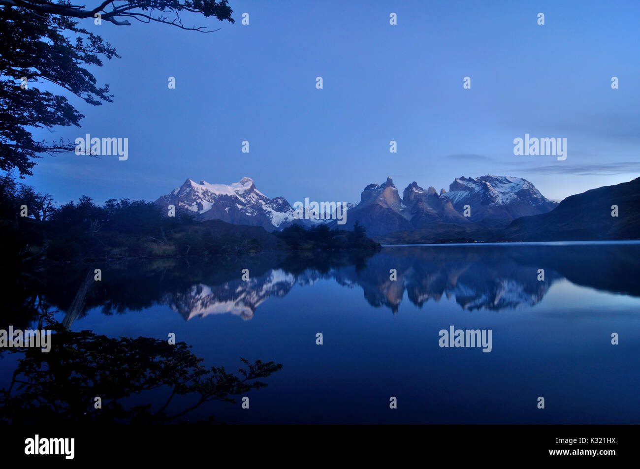 morning at Lago Pehoe, Torres del Paine national park, Chile Stock ...