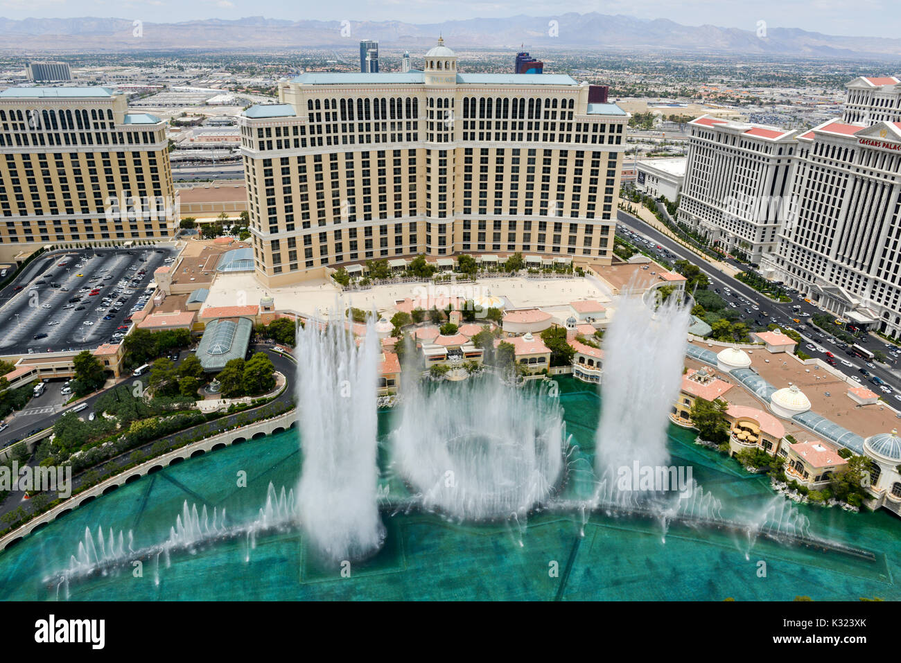 Bellagio fountain street view hi-res stock photography and images - Alamy