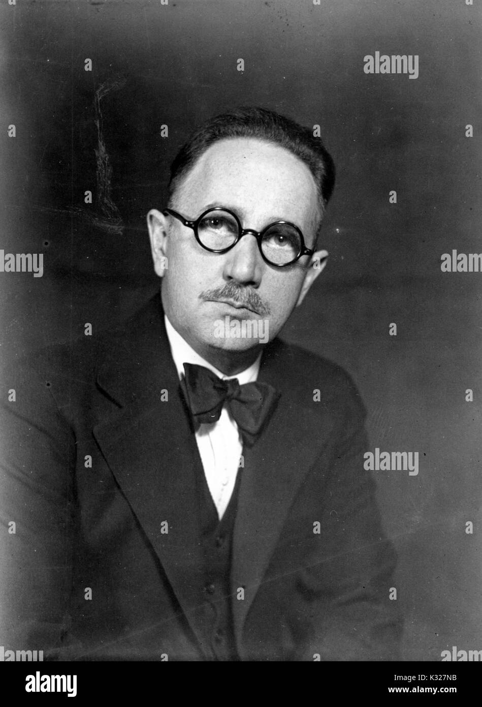 Anatomy professor 1900s hi-res stock photography and images - Alamy