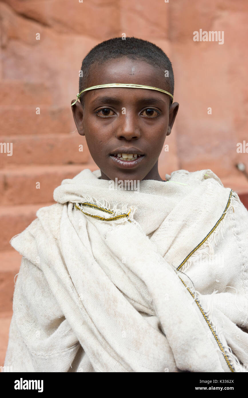 Ethiopian robe hi-res stock photography and images - Alamy