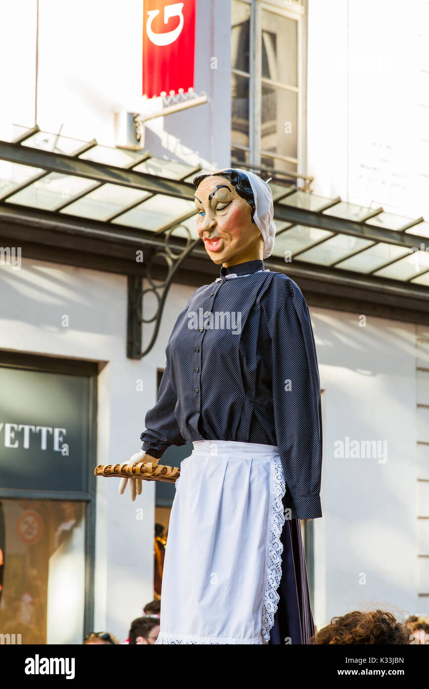 Woman in traditional basque dress hi-res stock photography and images ...