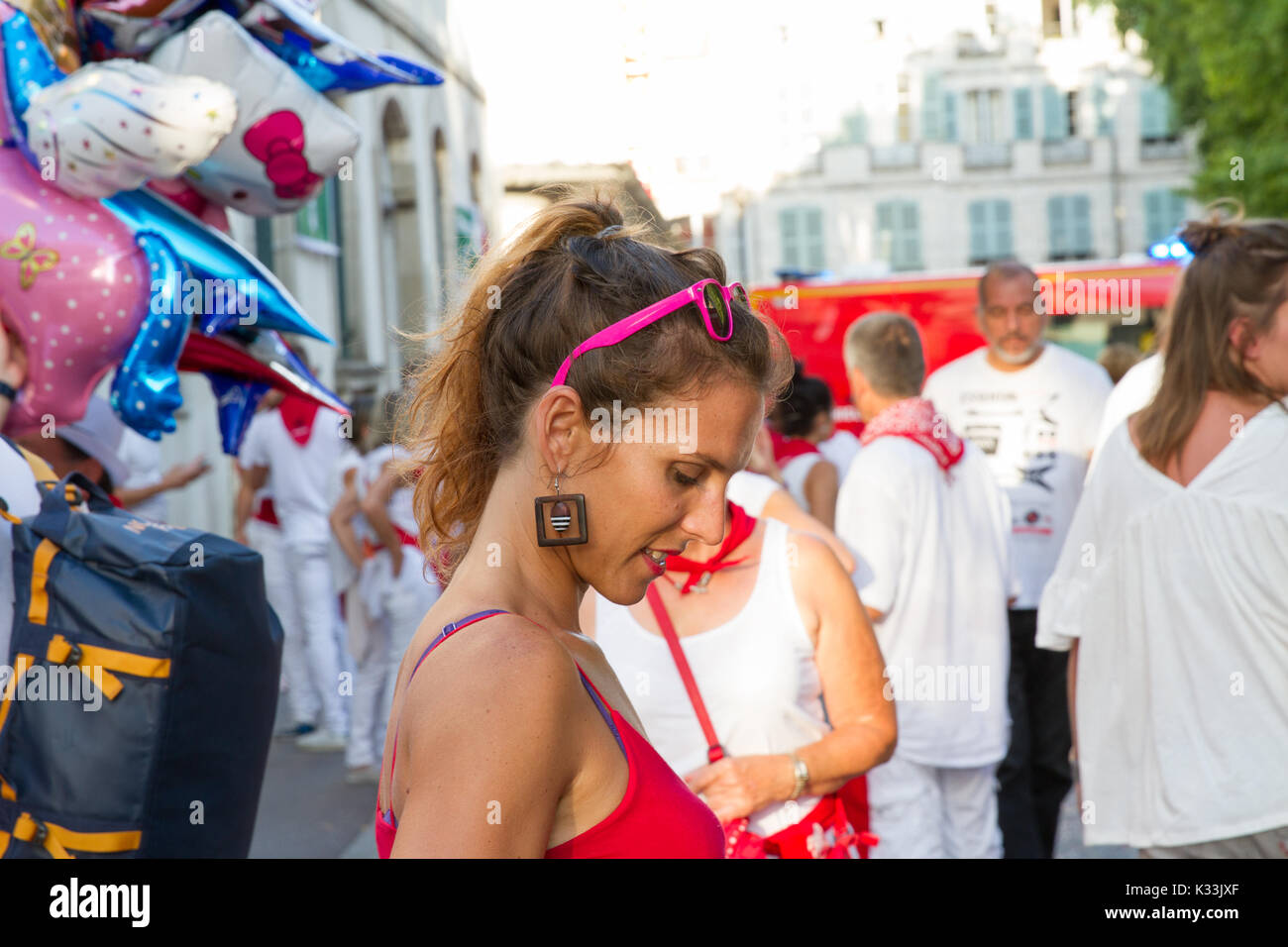Basque people traditional dress hi-res stock photography and images - Alamy