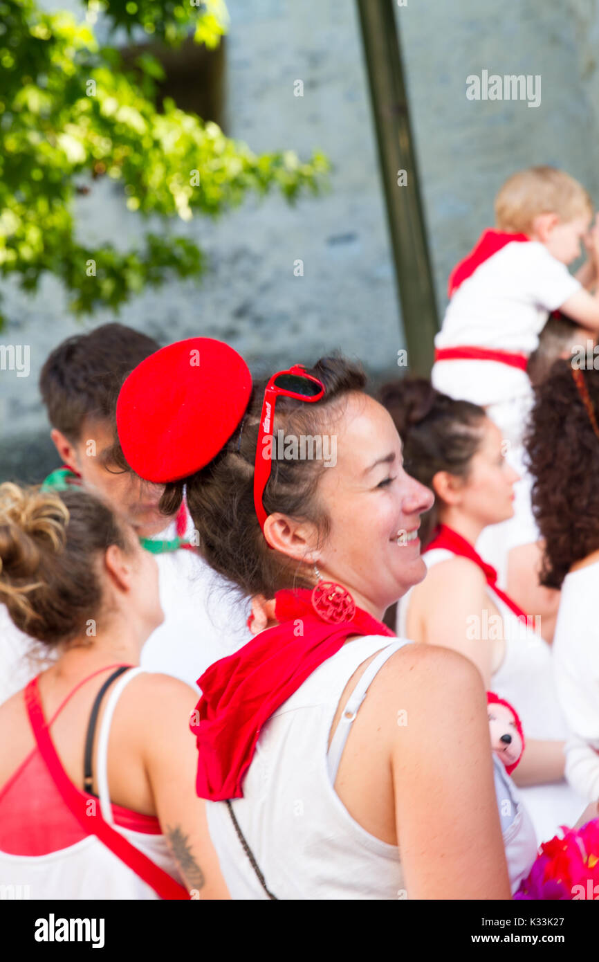 Basque people dance group hi-res stock photography and images - Alamy