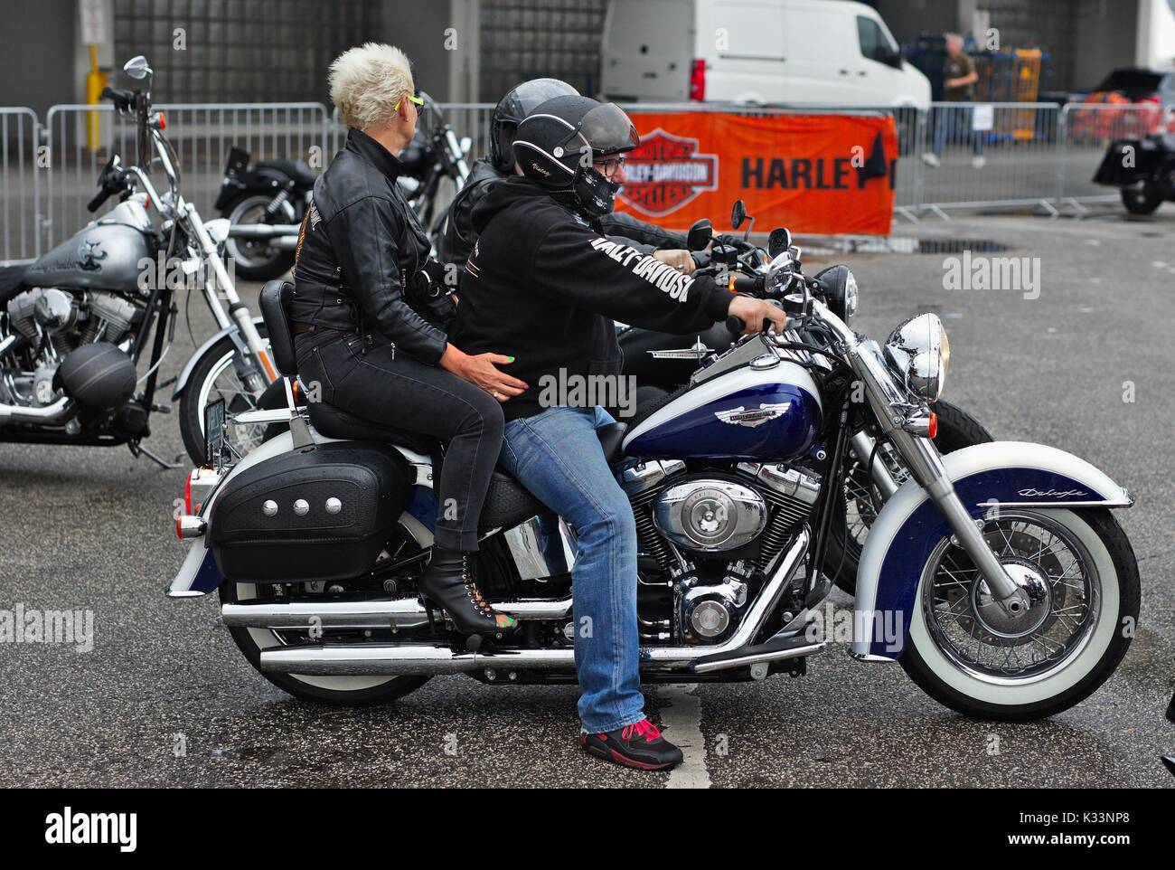 Woman harley motorbike hi-res stock photography and images - Alamy