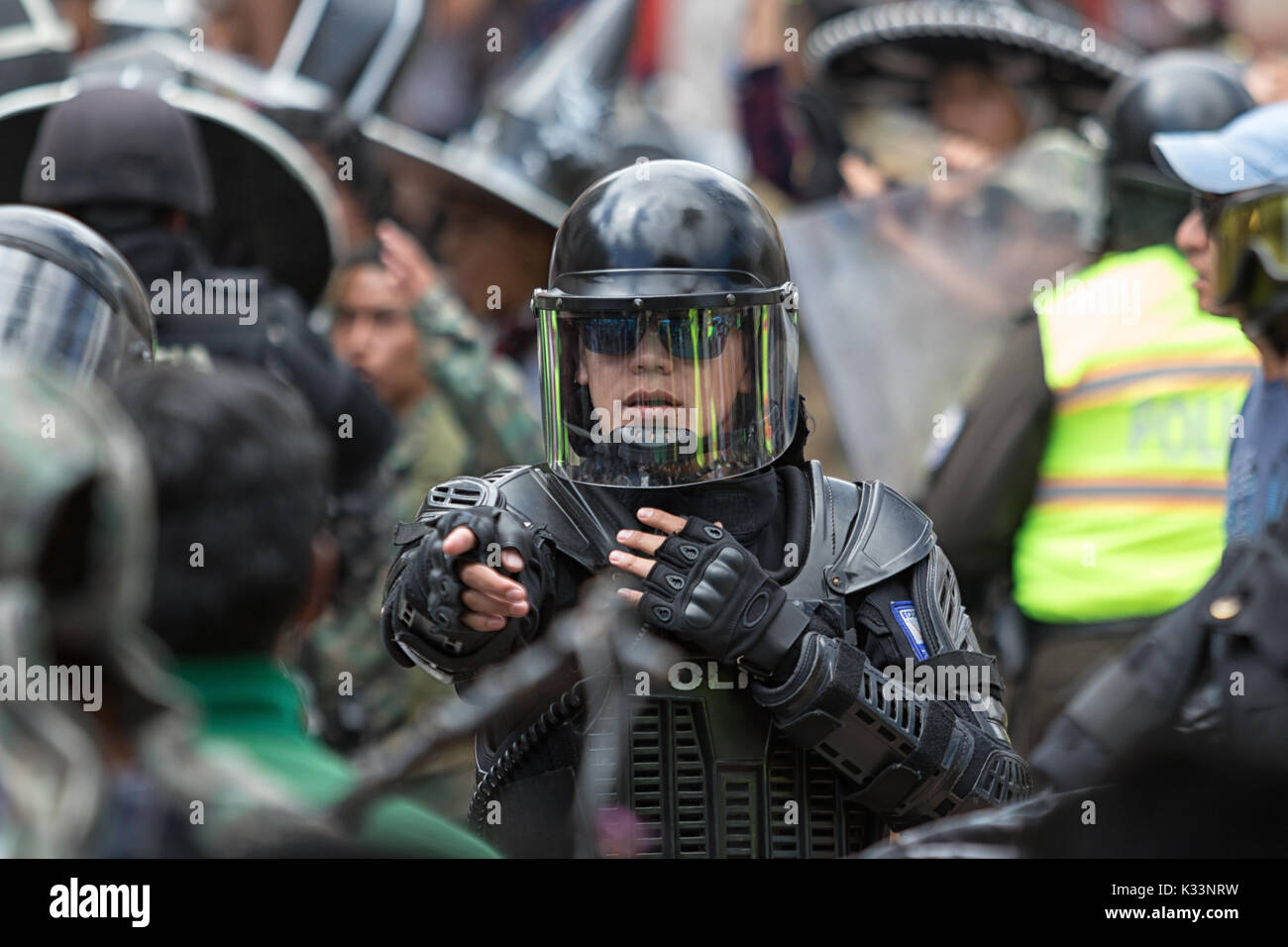 Police altercation hi-res stock photography and images - Alamy