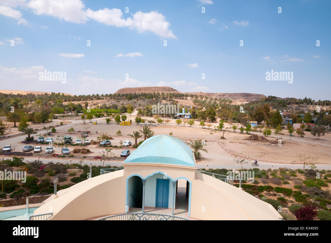 Oasis movement hi-res stock photography and images - Alamy