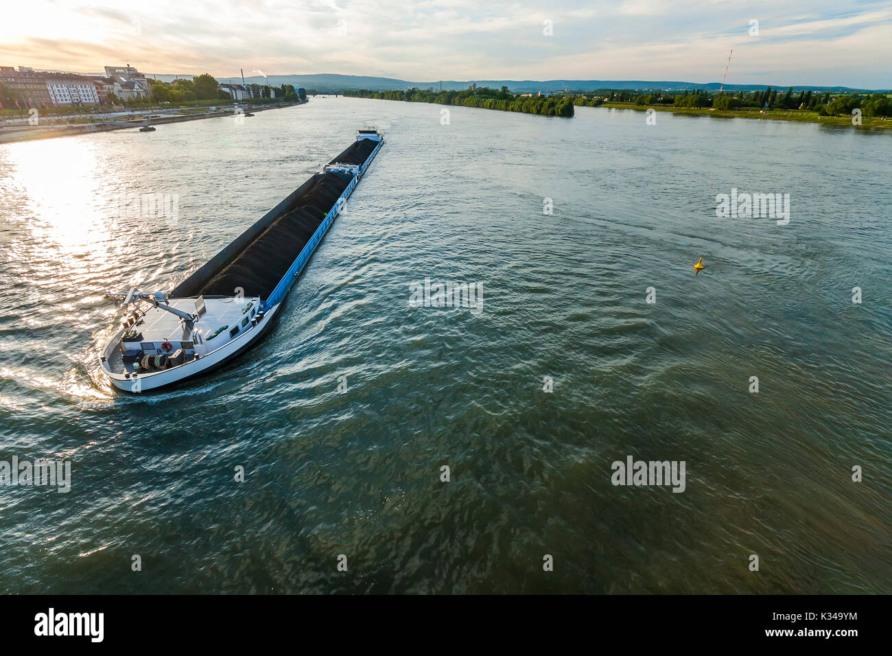 Coal carrier ship boat barge hi-res stock photography and images - Alamy