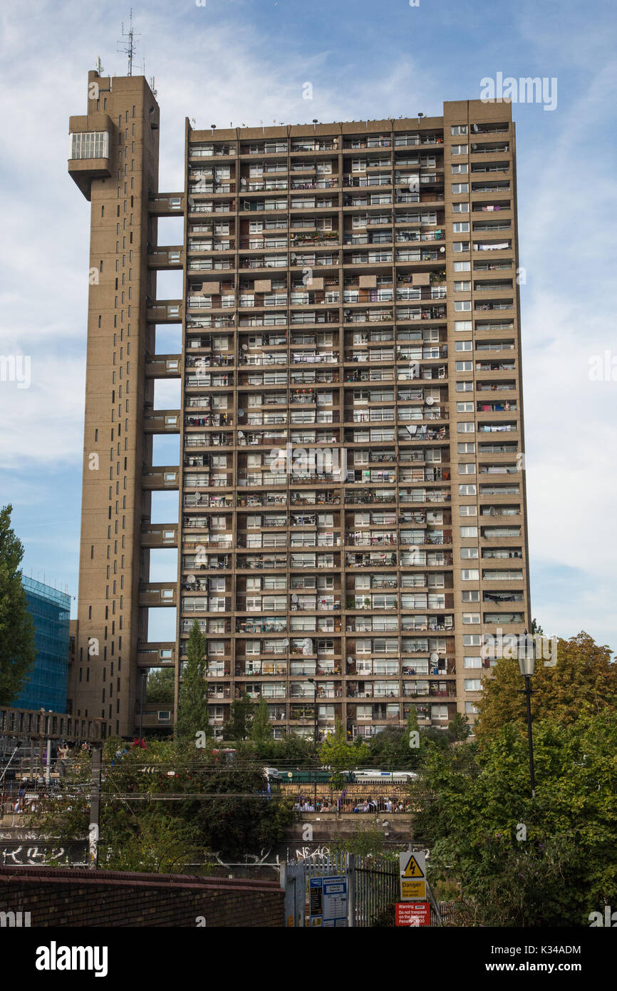 London, UK. 28th August, 2017. A view of the Trellick Tower during ...
