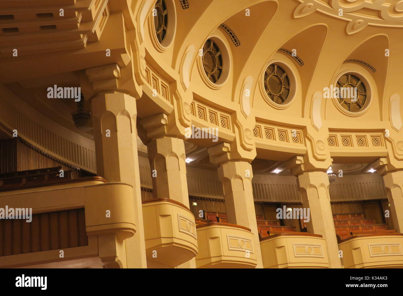 Luxurious interior of Romanian parliament Stock Photo - Alamy