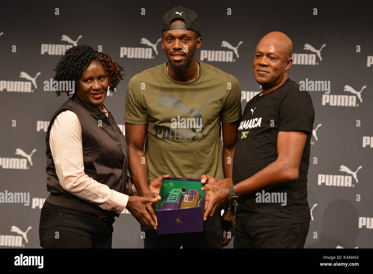 Usain bolt retirement 2017 parents hi-res stock photography and images ...