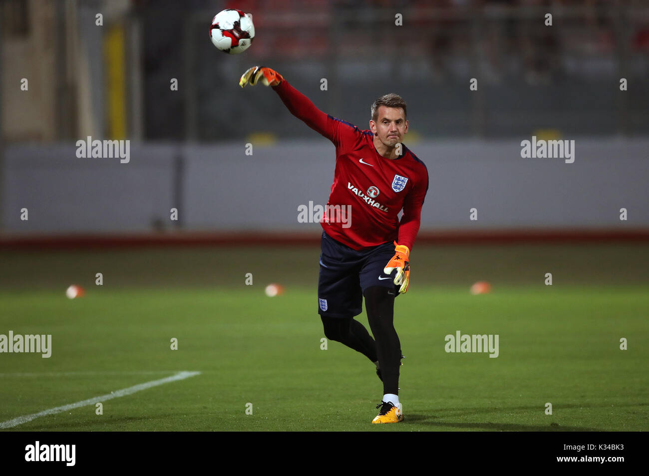 England goalkeeper tom heaton hi-res stock photography and images - Alamy