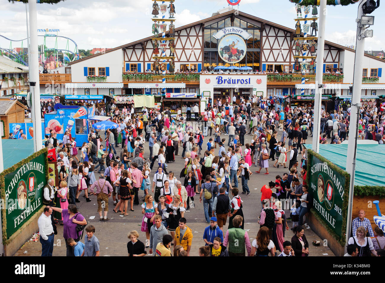 Traditional german folk festival hi-res stock photography and images ...