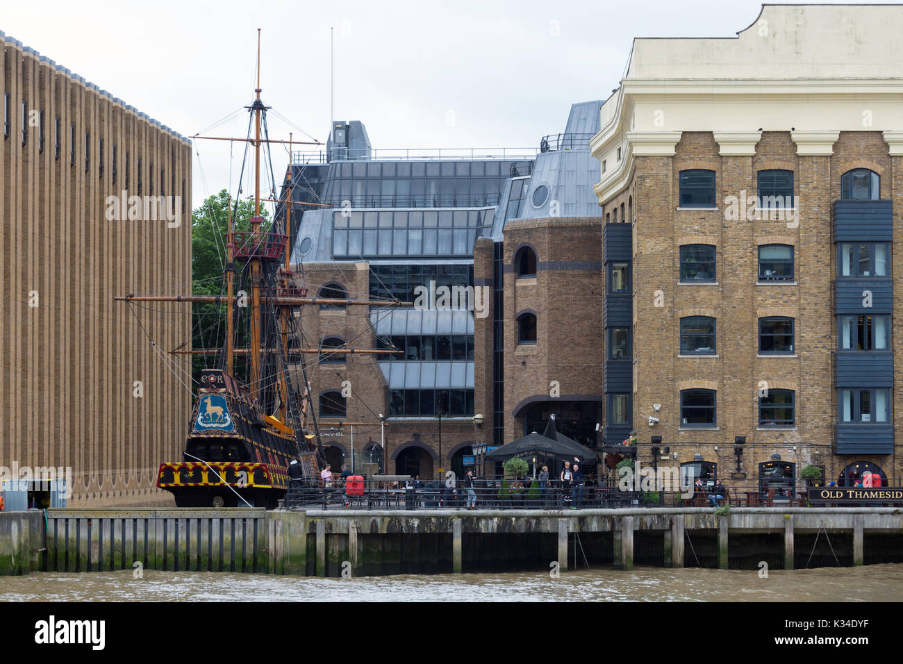 English galleon hi-res stock photography and images - Alamy