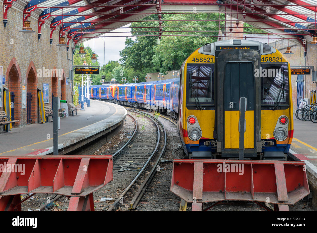 Windsor and eton riverside station hi-res stock photography and images ...