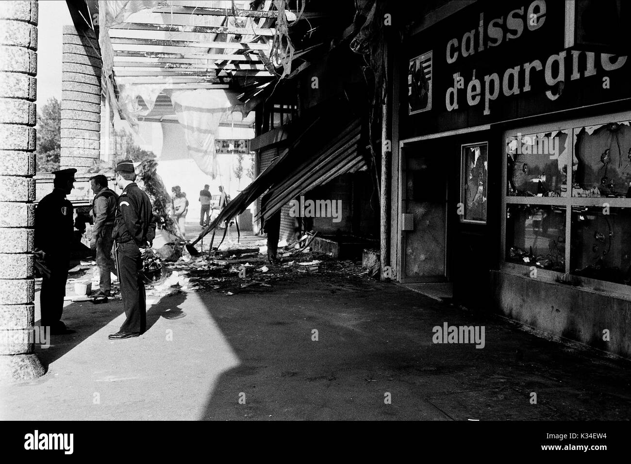 Urban riots occur after violent death of a young inhabitant of Vaulx-en ...