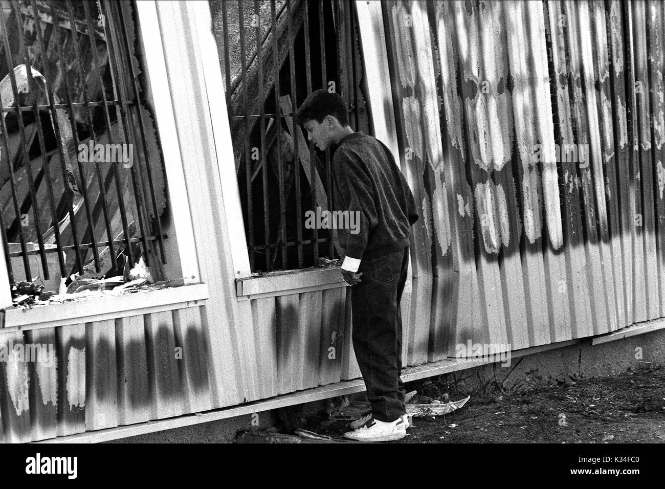 Urban riots occur after violent death of a young inhabitant of Vaulx-en ...