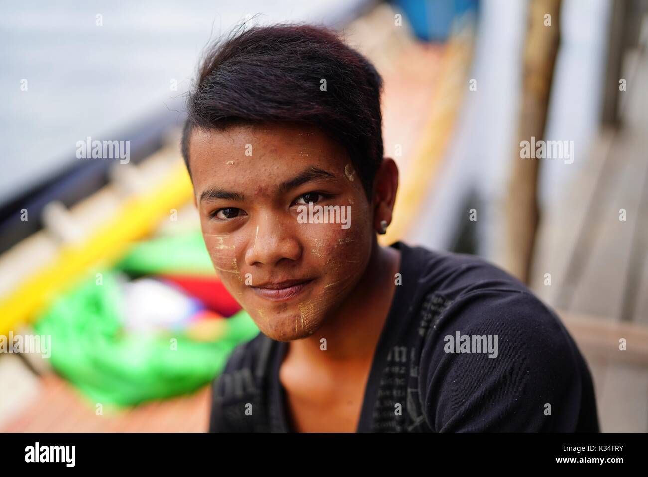 Burmese face painting hi-res stock photography and images - Alamy