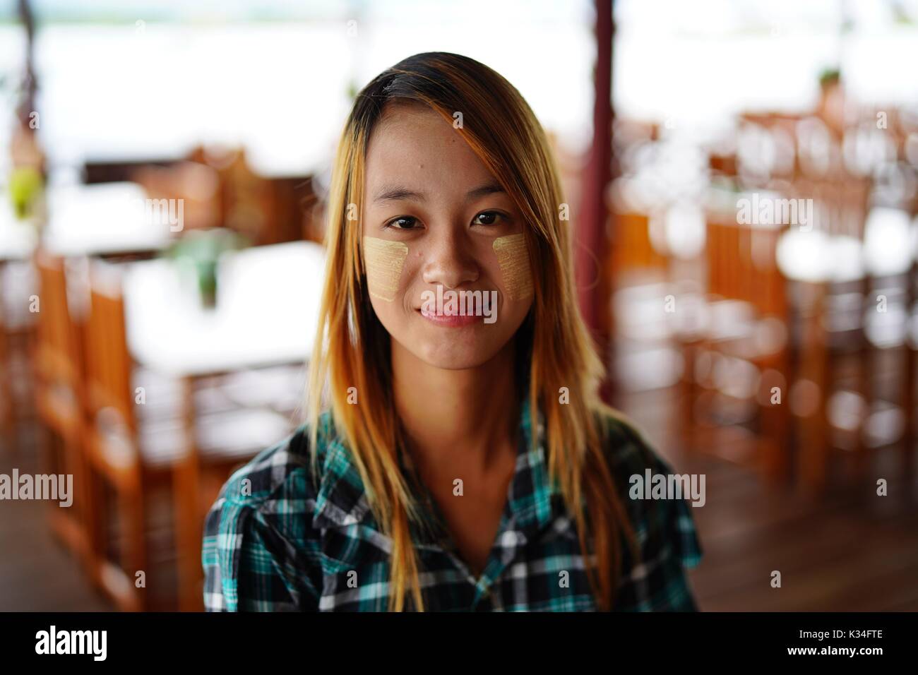 Burmese face painting hi-res stock photography and images - Alamy