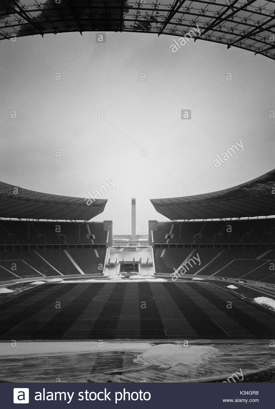 Olympiastadion Berlin Stock Photos & Olympiastadion Berlin Stock Images ...