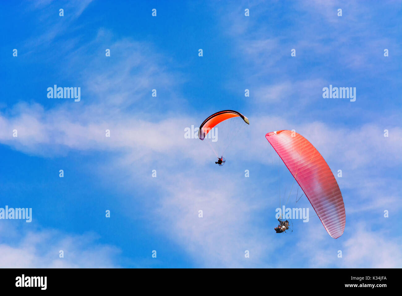 Fallschirm tandem hi-res stock photography and images - Alamy
