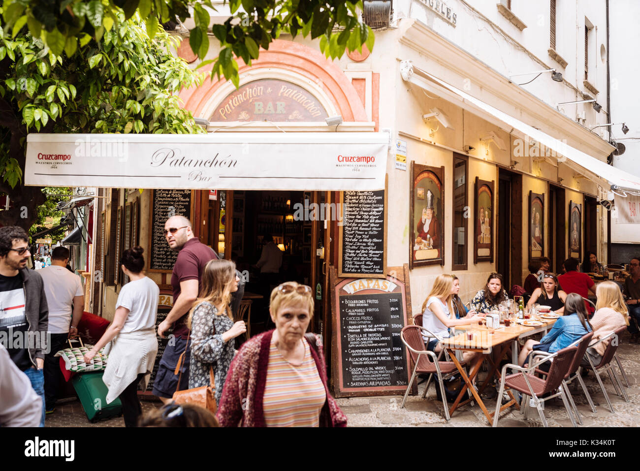 Seville restaurants hi-res stock photography and images - Alamy