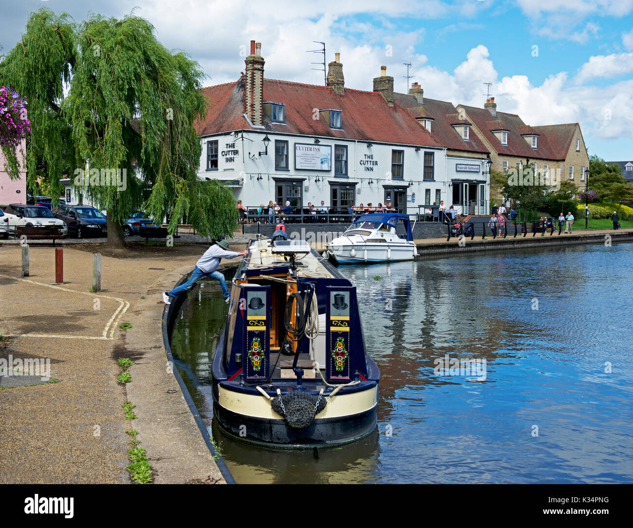 Narrowboat on great ouse hi-res stock photography and images - Alamy