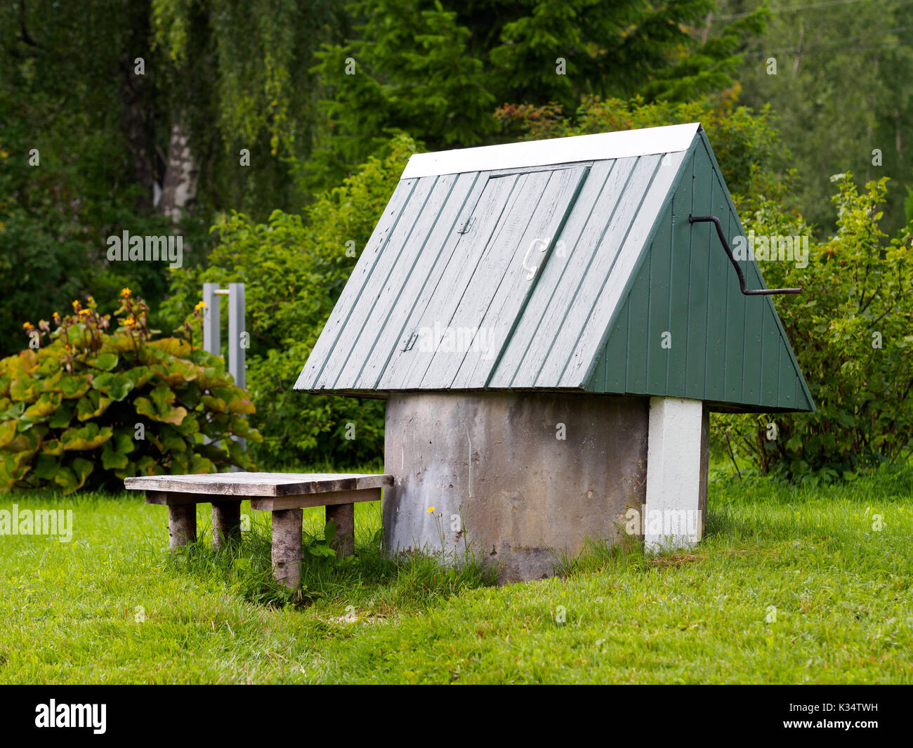 Well source hi-res stock photography and images - Alamy