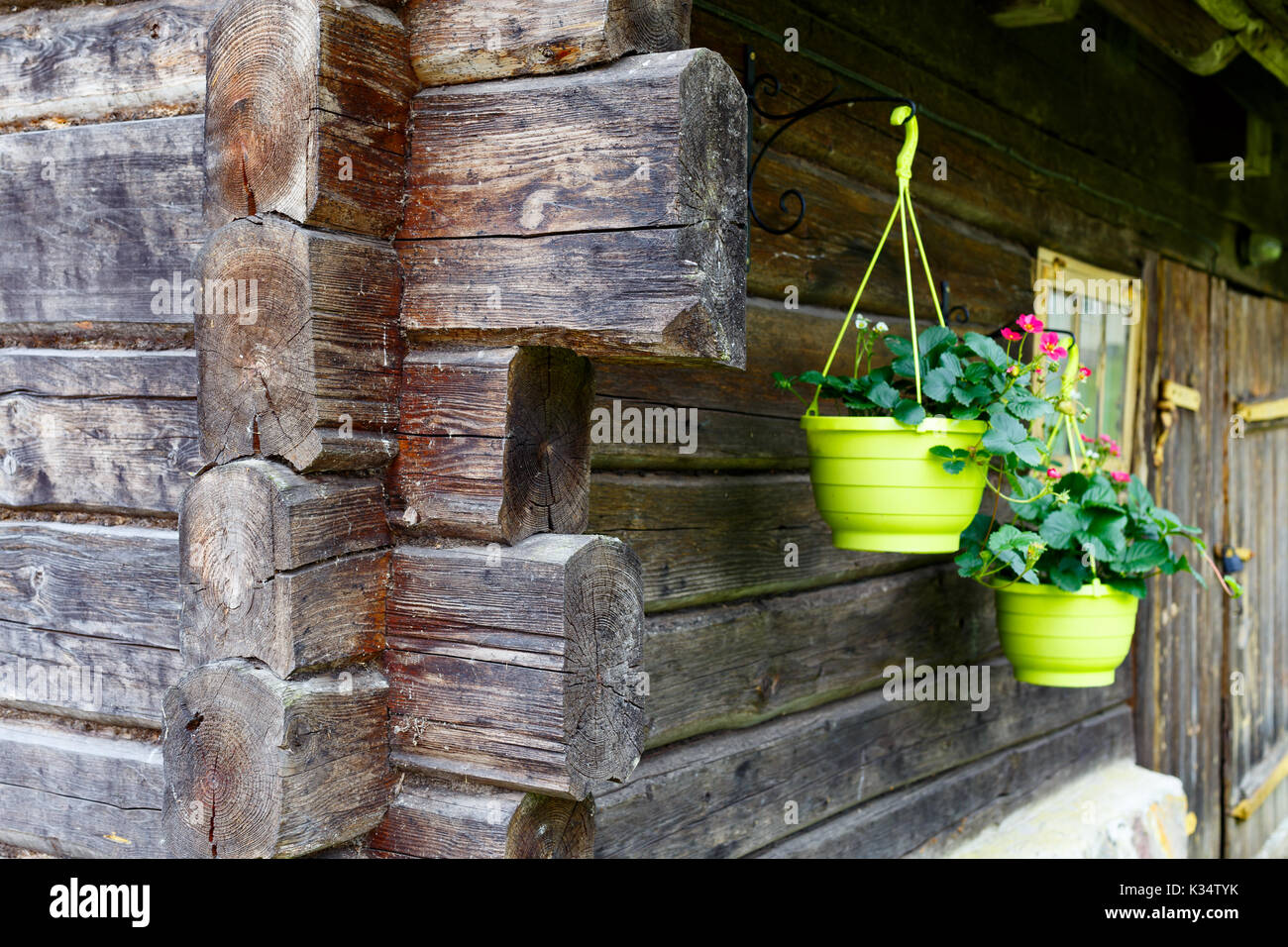 Loghouse hi-res stock photography and images - Alamy