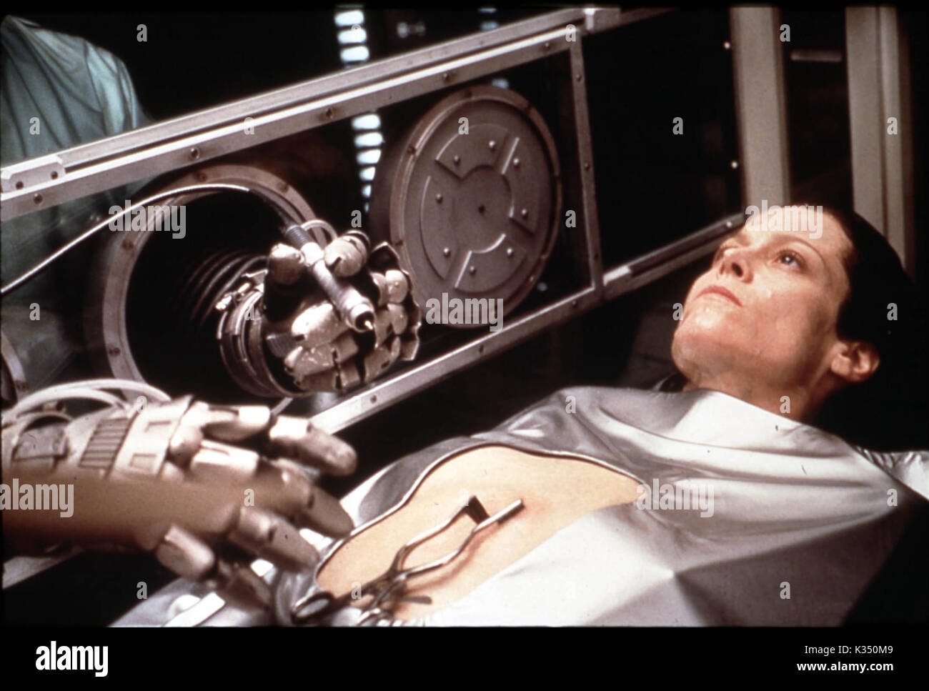Sigourney weaver alien resurrection hi-res stock photography and images ...