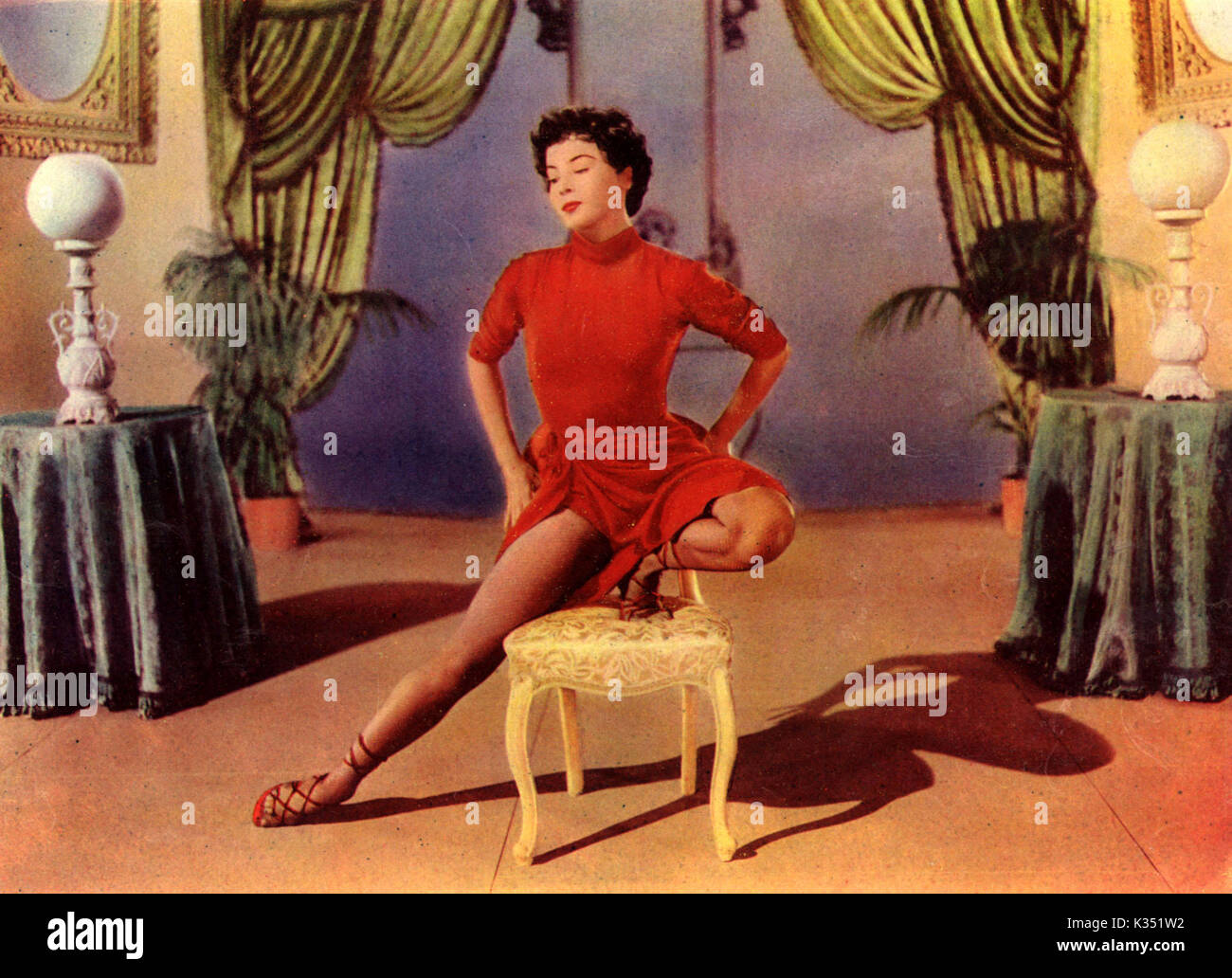 AN AMERICAN IN PARIS LESLIE CARON Date: 1951 Stock Photo - Alamy