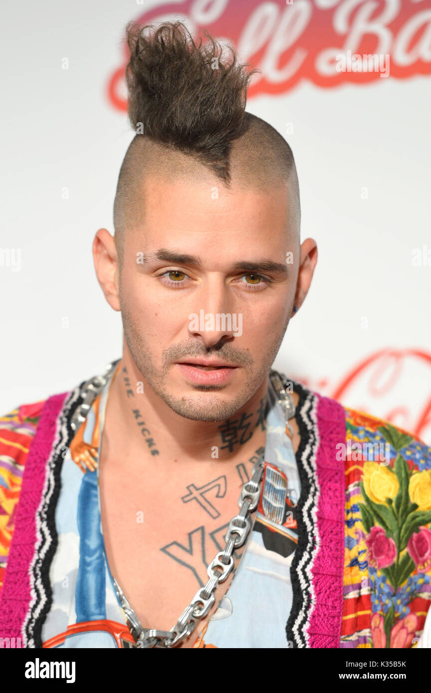 Mohawl hi-res stock photography and images - Alamy