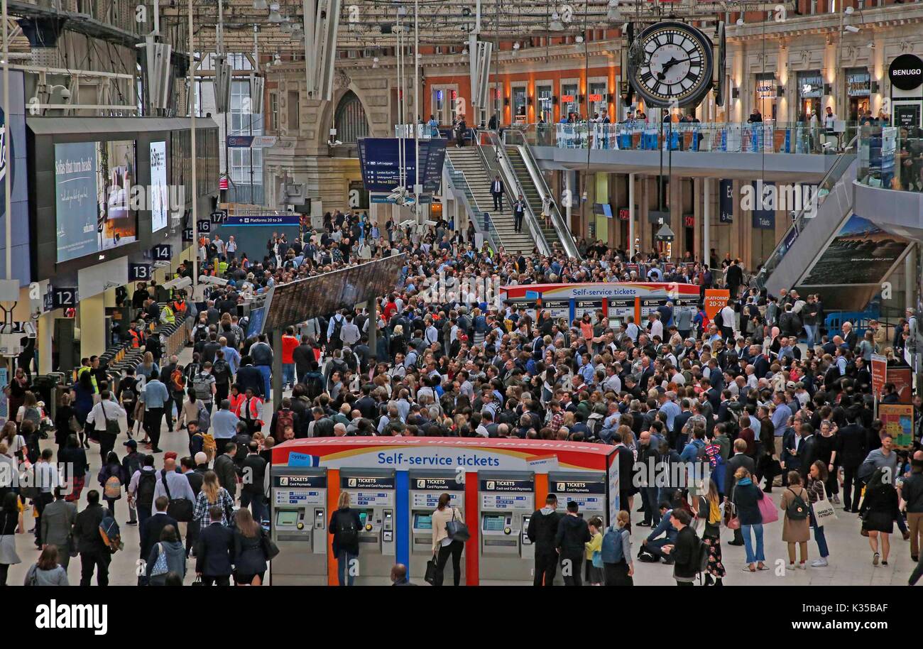 Waterloo train station hi-res stock photography and images - Alamy