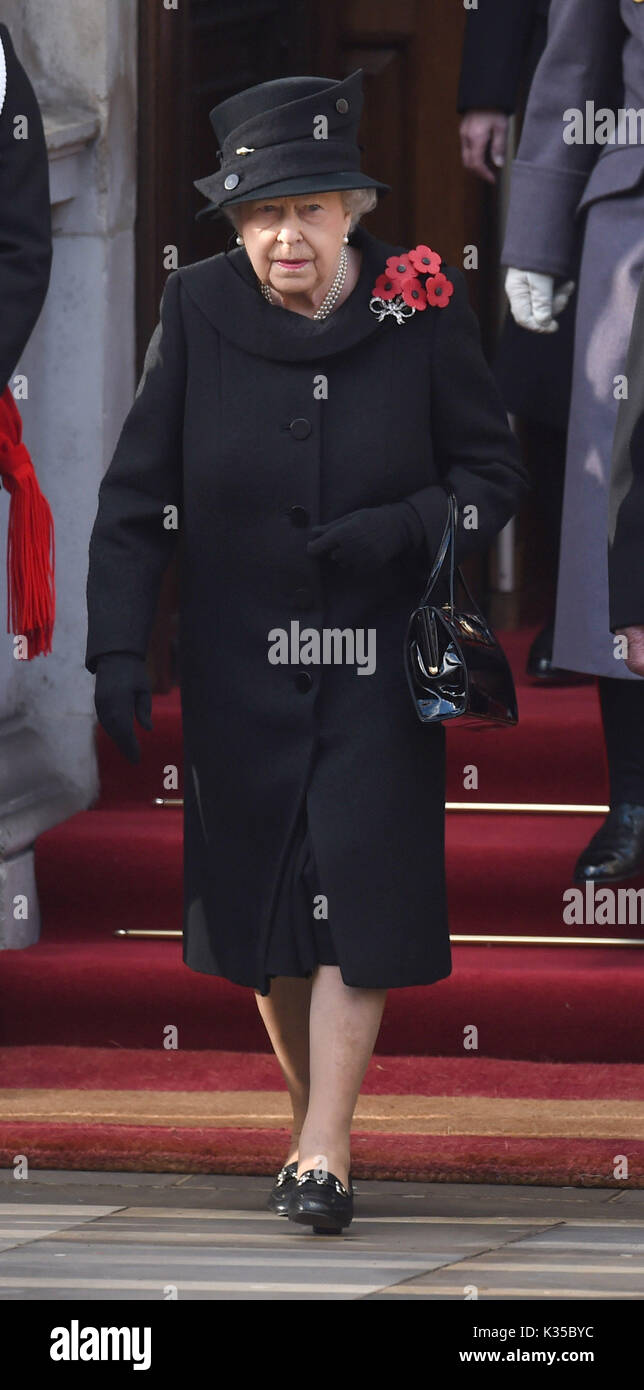 Queen elizabeth cenotaph 2016 hi-res stock photography and images - Alamy