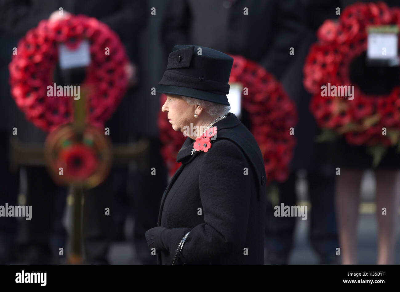 Queen elizabeth cenotaph 2016 hi-res stock photography and images - Alamy