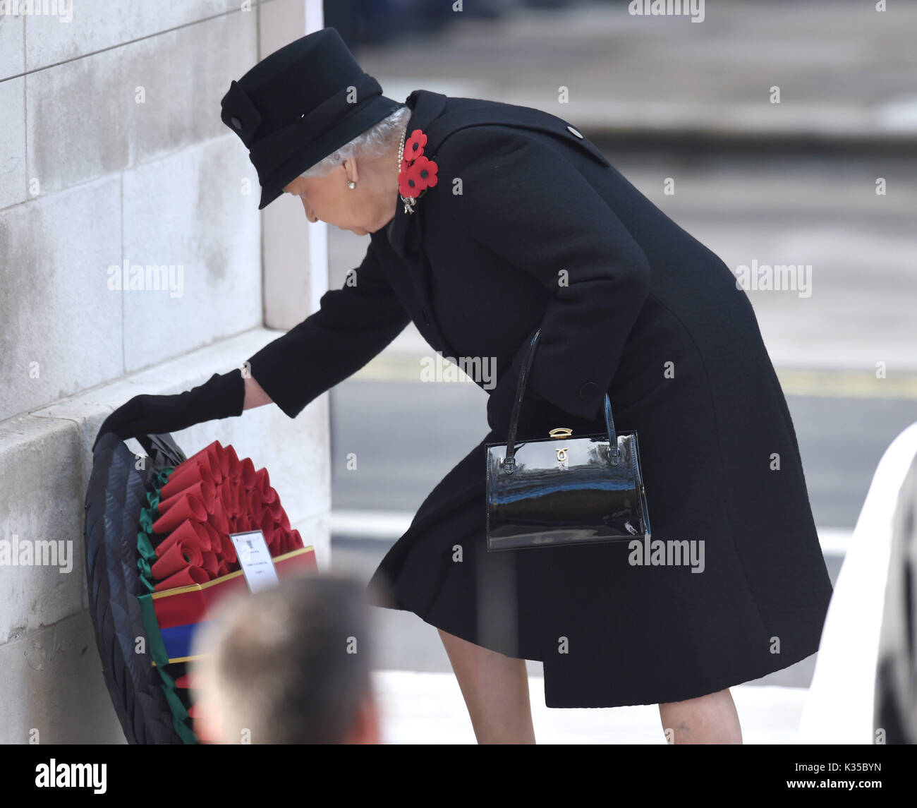 Queen elizabeth cenotaph 2016 hi-res stock photography and images - Alamy