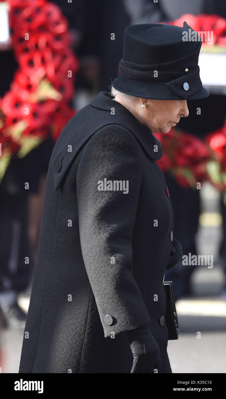 Queen elizabeth cenotaph 2016 hi-res stock photography and images - Alamy